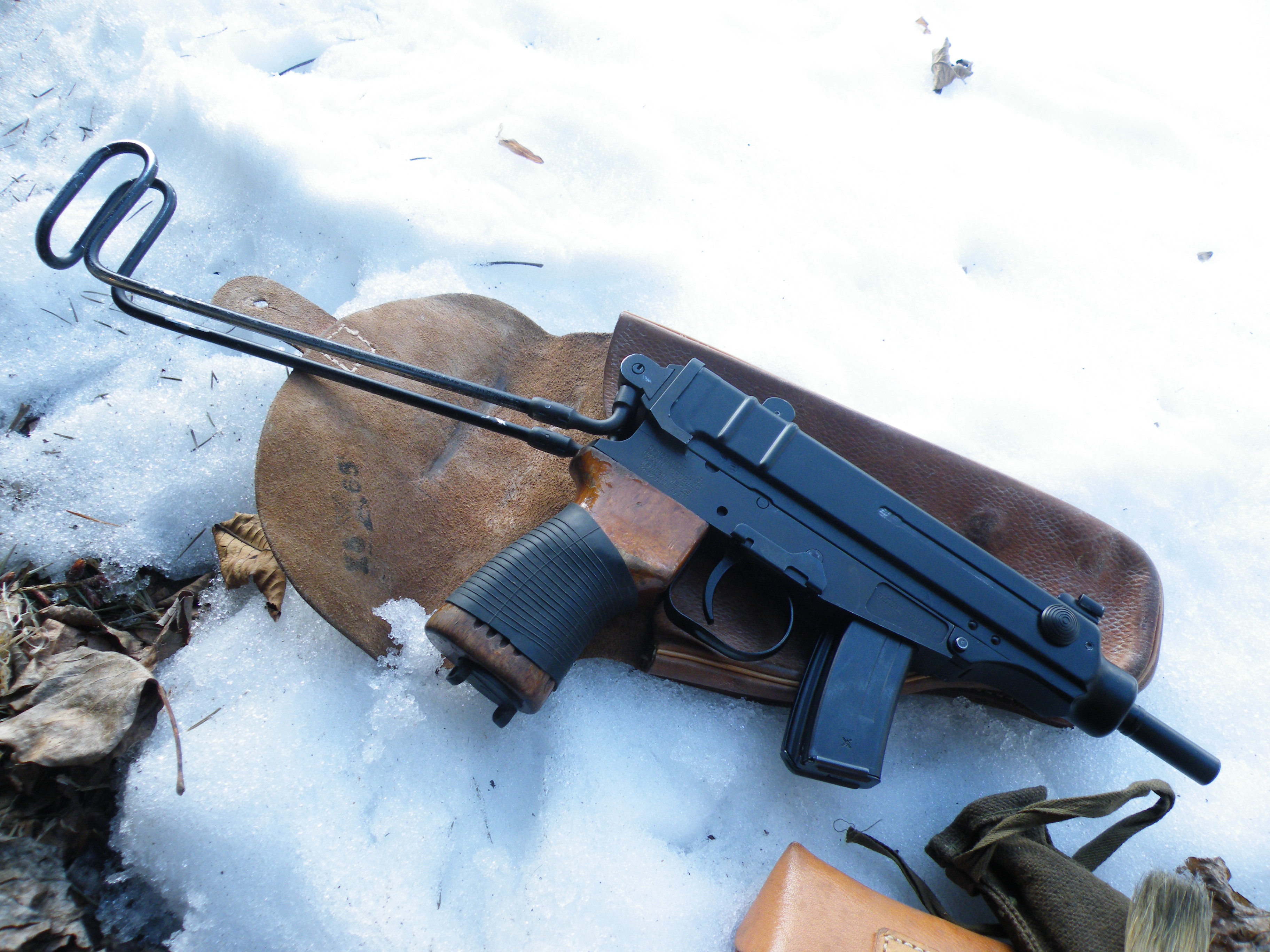 Do any VZ.61s include a rate reducer + other VZ61 info! > Pistol ...